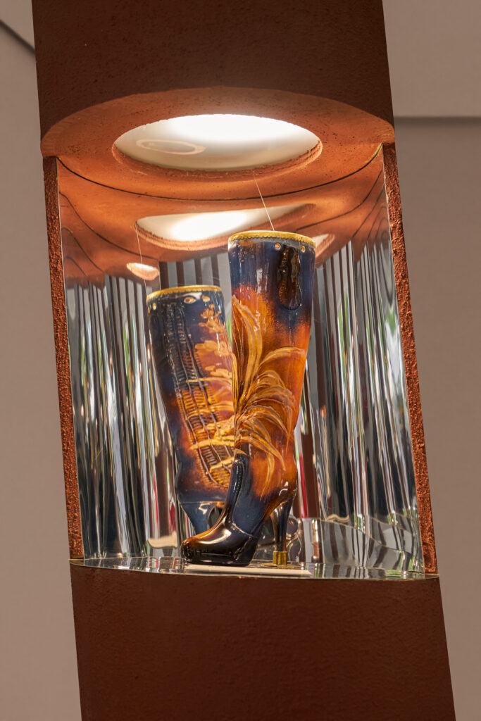 Ceramic boots – Bat Trang Museum - Bat Trang Museum Journal